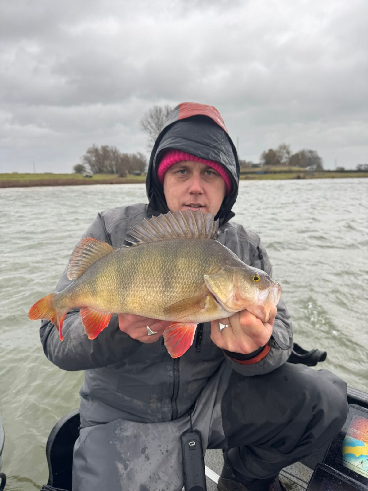 Baarsvissen: Avontuurlijke Dag met Dutch Fishing